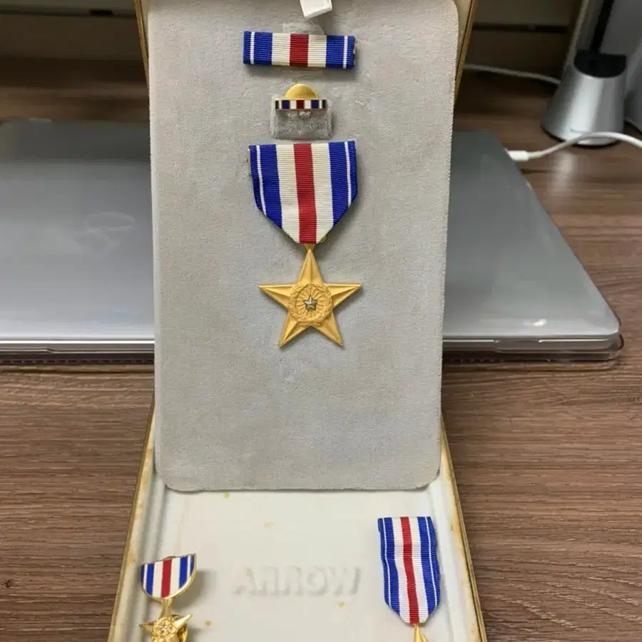 Antique 미군,훈장,메달,기장,수집 on Bunjang Global Site.