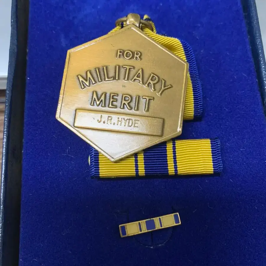 Antique 미군,훈장,메달,기장,수집 on Bunjang Global Site.