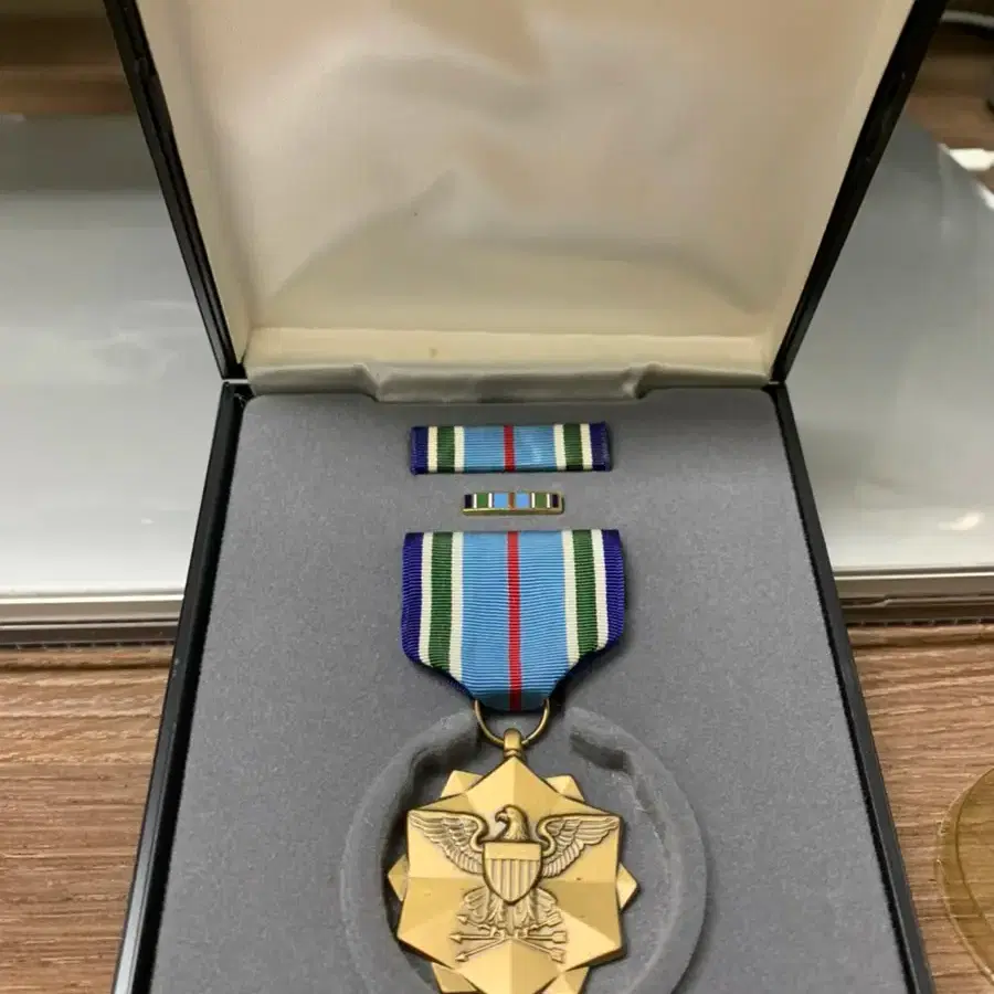 Antique 미군,훈장,메달,기장,수집 on Bunjang Global Site.