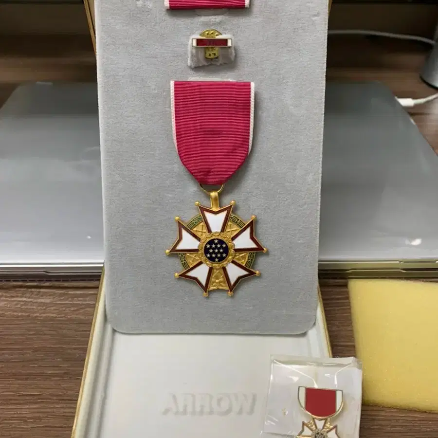 Antique 미군,훈장,메달,기장,수집 on Bunjang Global Site.