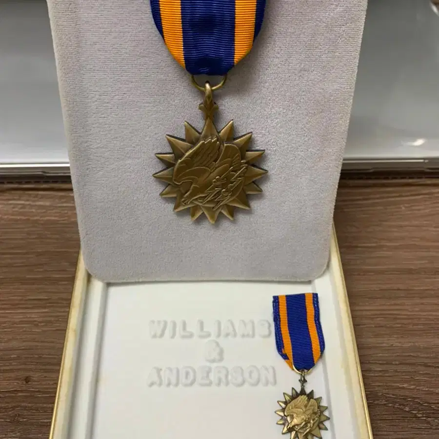 Antique 미군,훈장,메달,기장,수집 on Bunjang Global Site.