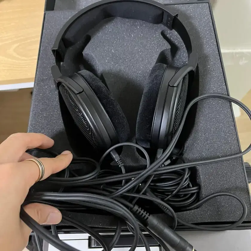 SENNHEISER Earphones 젠하이저,HD660S on Bunjang with safe global shipping.