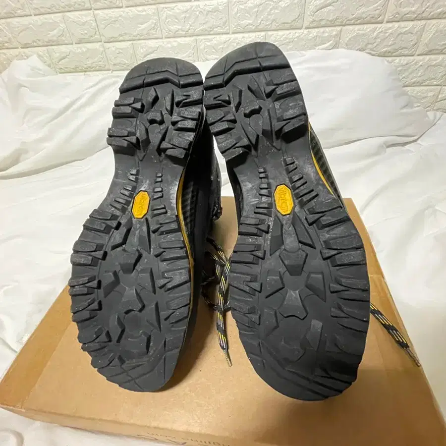 Hiking/Trekking Shoes 등산화,마인들,MEILDL,등산,산악 on Bunjang Global Site.