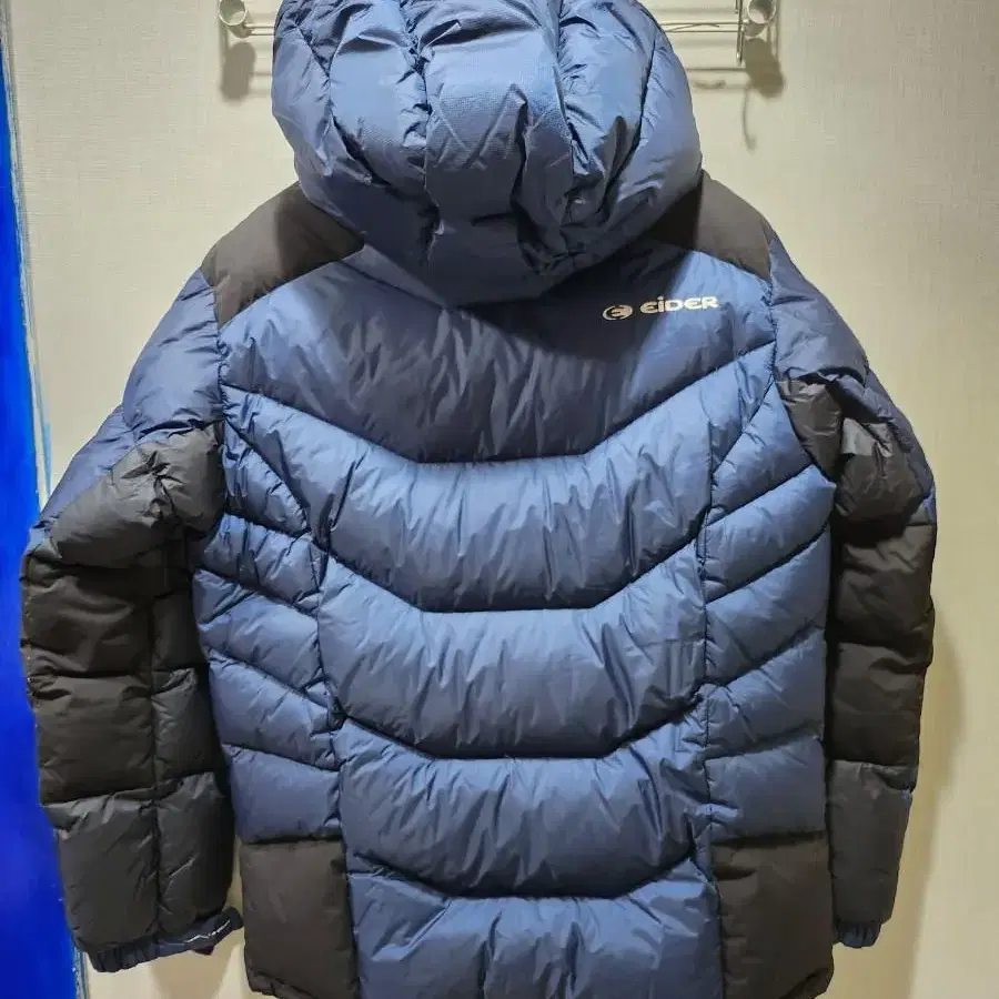 EIDER Padded Jacket/Coat 아이더패딩,아이더700,패딩700,아이더,패딩100 on Bunjang with safe global shipping.