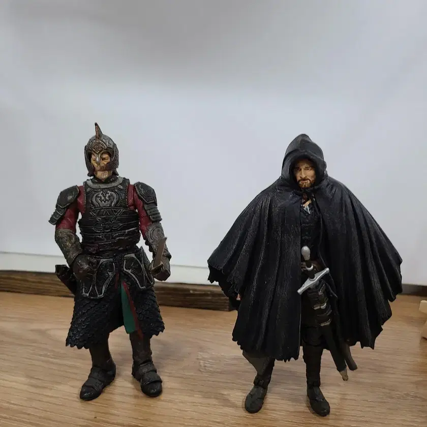 반지의제왕 세오덴 아라곤 피규어 on Bunjang Global Site.