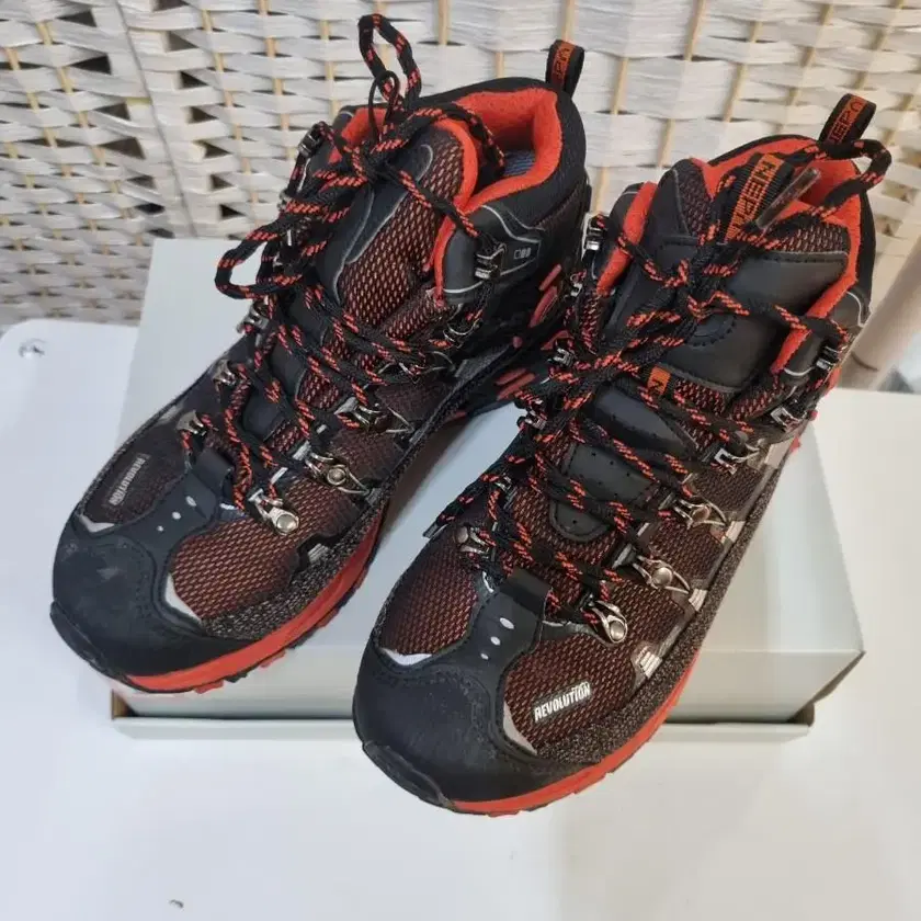 NEPA Hiking/Trekking Shoes 등산화,260cm on Bunjang with safe global shipping.