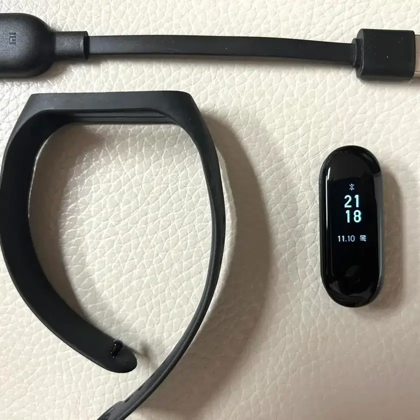 XIAOMI Smartwatch/Bands 샤오미,미밴드,미밴드3,샤오미미밴드 on Bunjang Global Site.