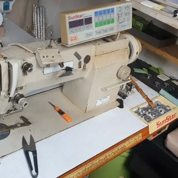 Factory clearance sewing machine presses, etc. #공장,#미싱,#세핑기,#말뚝,#가방공장 ...