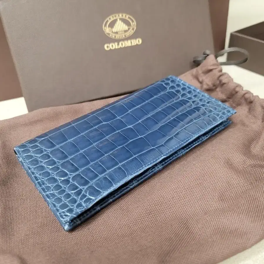 COLOMBO Men's Wallet 콜롬보,장지갑,악어가죽,악어지갑,남성지갑 on Bunjang Global Site.