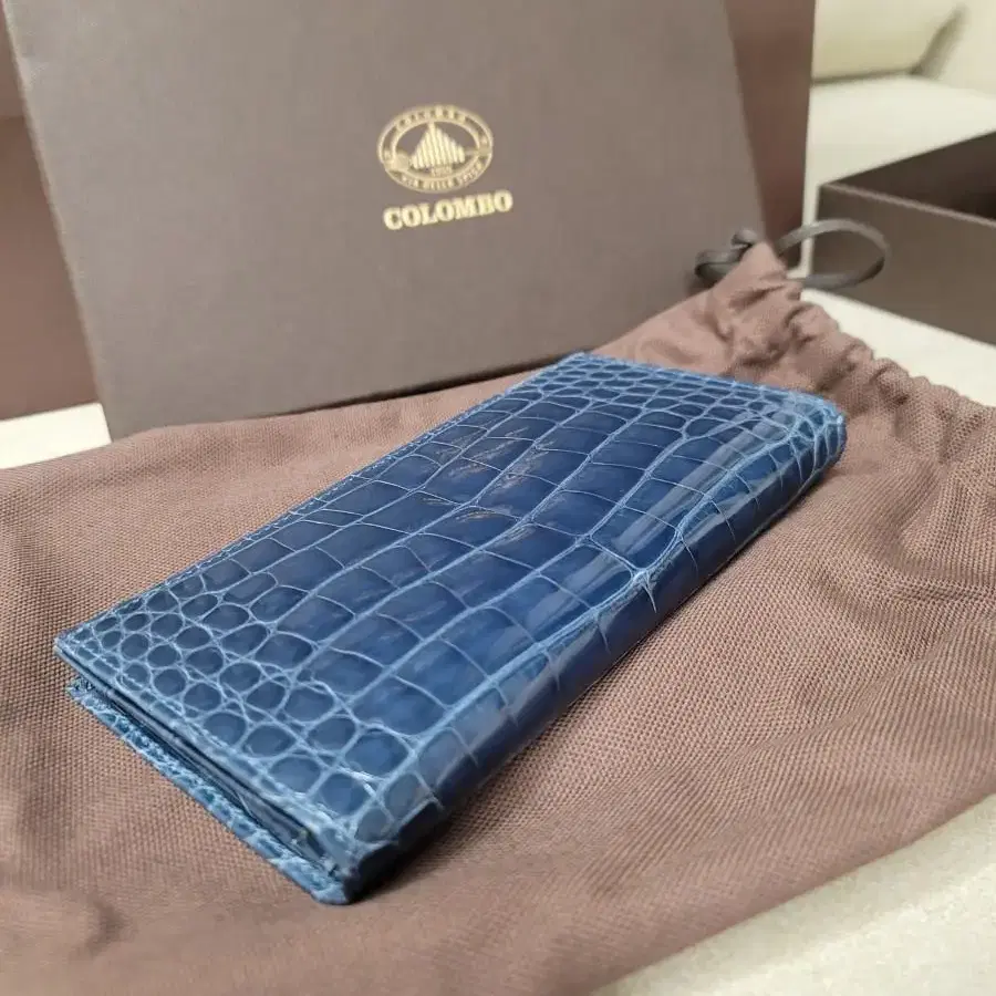 COLOMBO Men's Wallet 콜롬보,장지갑,악어가죽,악어지갑,남성지갑 on Bunjang Global Site.