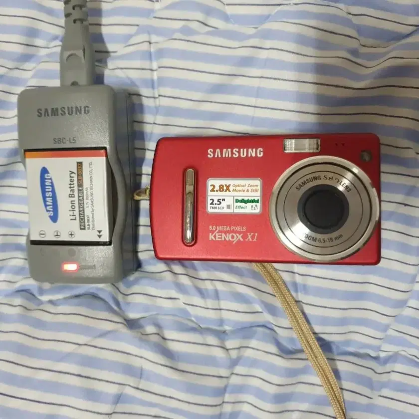 SAMSUNG Digital Camera/Toy Camera 삼성케녹스x1,삼성카메라,케녹스x1 on Bunjang Global ...