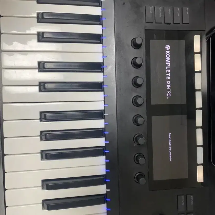 NI Komplete kontrol s61 mk2 #미디건반 on Bunjang Global Site.