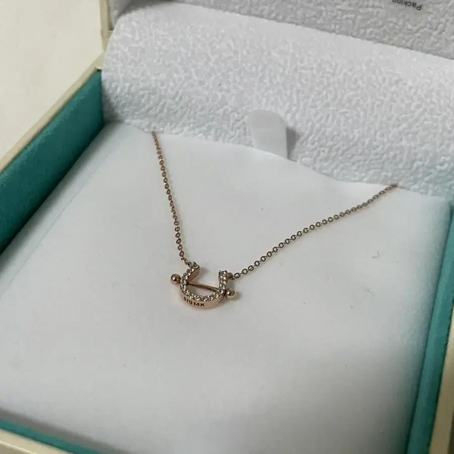 STONEHENGE Gold Necklace 스톤헨지목걸이,스톤헨지럭키유,스톤헨지말발굽,럭키유목걸이,말발굽목걸이 on Bunjang Global Site.