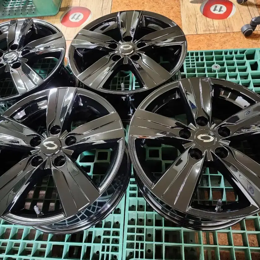 SM6 순정 16인치 유광블랙 휠세트 팝니다 #SM6,#SM5,#유광블랙휠,#SM6순정휠,#SM6중고휠 on Bunjang Global Site.