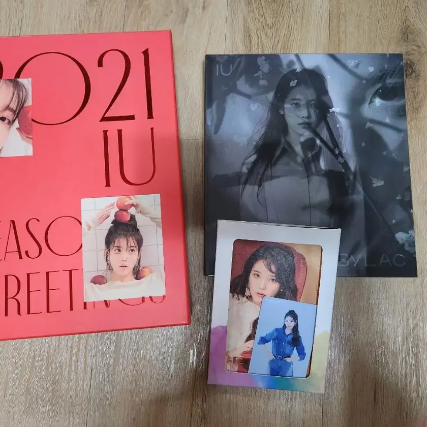 IU Photo Card 아이유,아이유포토카드,아이유앨범,시즌그리팅 on Bunjang with safe global shipping.