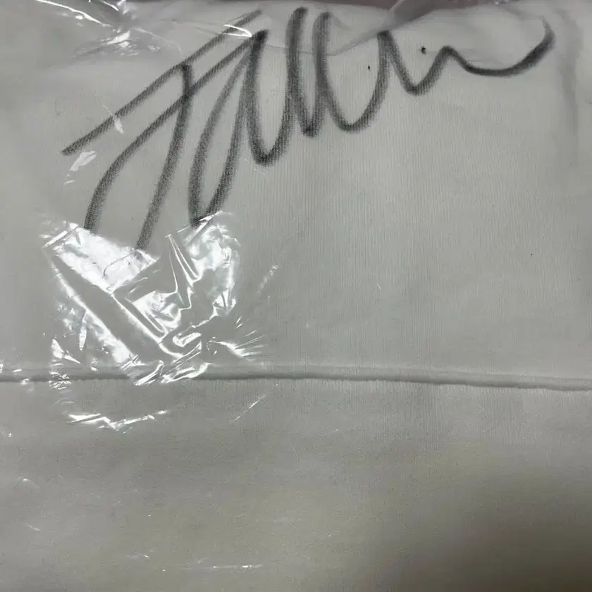 Faker Autographed T1 Hoodie #T1,#페이커,#친필사인,#페이커싸인 on Bunjang Global Site.