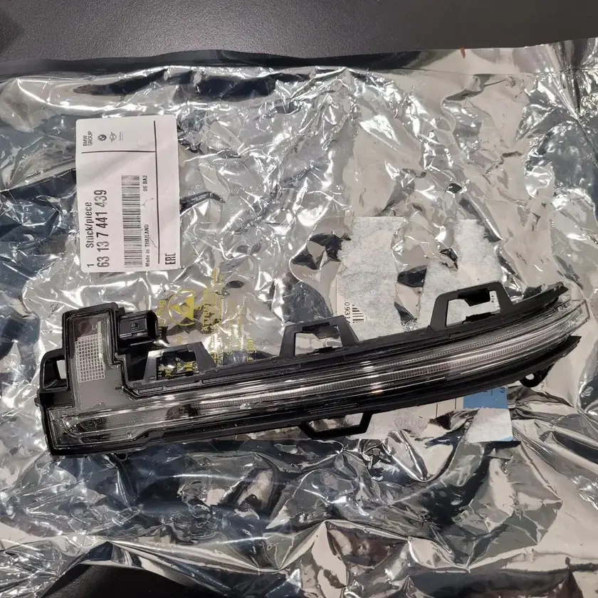bmw 보조방향지시등 사이드미러 좌측 63137441439 #bmw부품 on Bunjang Global Site.