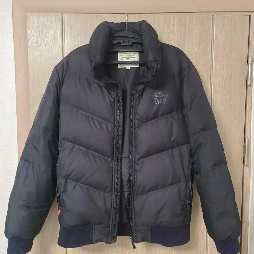 LEVI'S Padded Jacket/Coat 패딩,리바이스,levis on Bunjang Global Site.