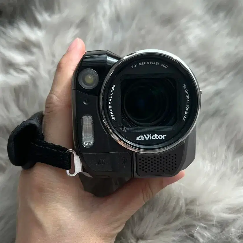 Digital Camcorder jvc캠코더,jvc,victor캠코더,mg575,빈티지캠코더 on Bunjang Global Site.