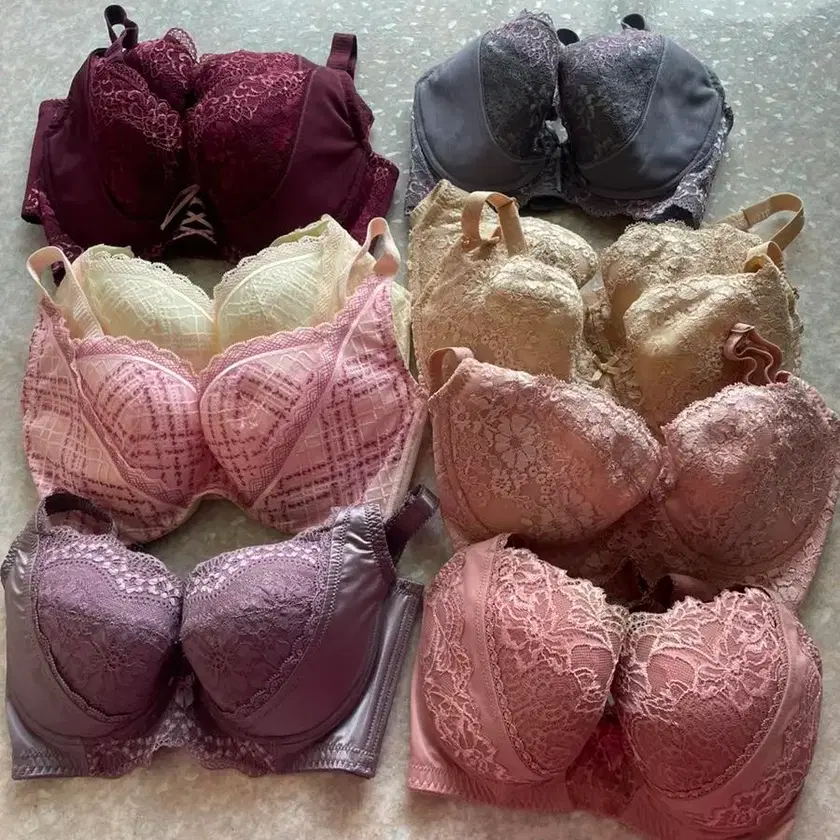 WACOAL | 와코루 Wakole Bra 70F 32F #와코루,#와코루70F,#와코루32F,#보정브라,#푸쉬업브라 on Bunjang Global Site.