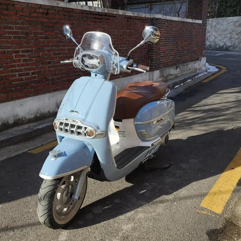 Victoria Ni-Ki 300 Classic Scooter Classic Bike Scooter for Sale Used ...
