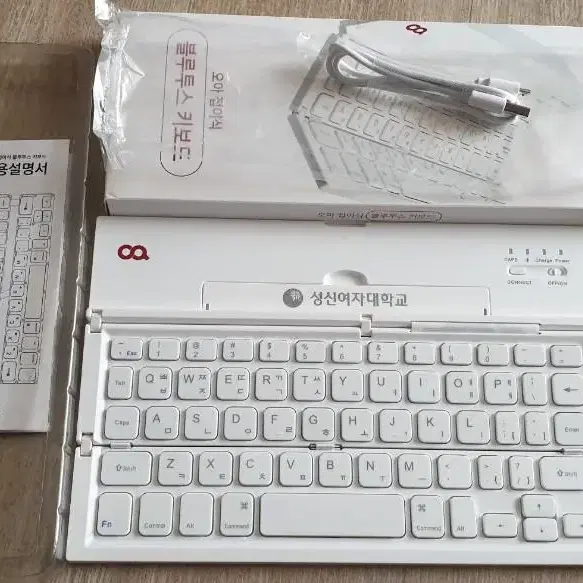 Oa folding Bluetooth keyboard OA-KB100 New #오아,#접이식,#블루투스,#키보드,#OA-KB100 on Bunjang Global Site.