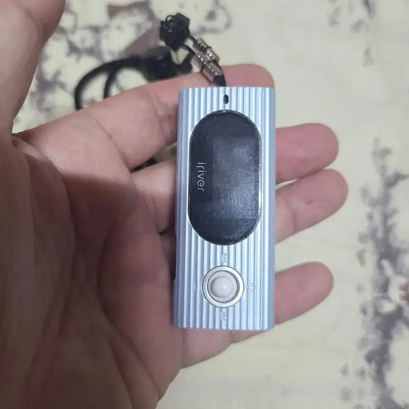 IRIVER | 아이리버 아이리버 t60 2기가 mp3 #아이리버mp3,#mp3,#아이리버 on Bunjang Global Site.