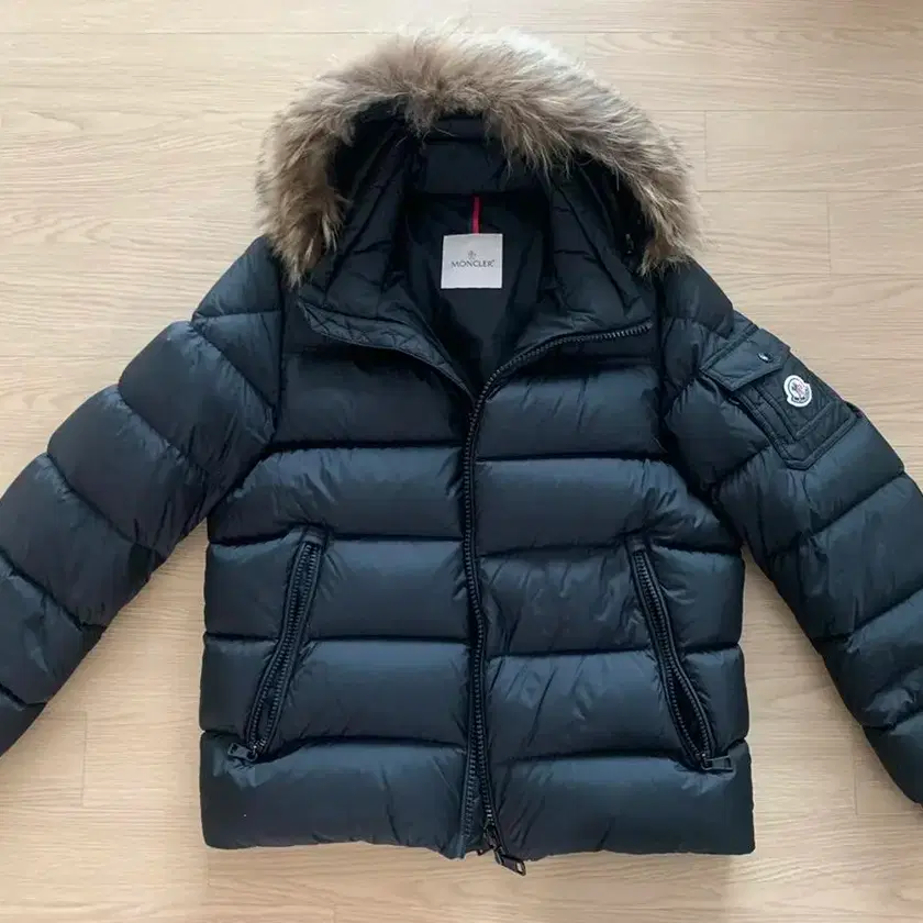 MONCLER | 몽클레어 Montclair Mark (3) #몽클레어,#몽클레어패딩,#몽클레어마르크,#몽클레어클루니,#몽클레어 ...