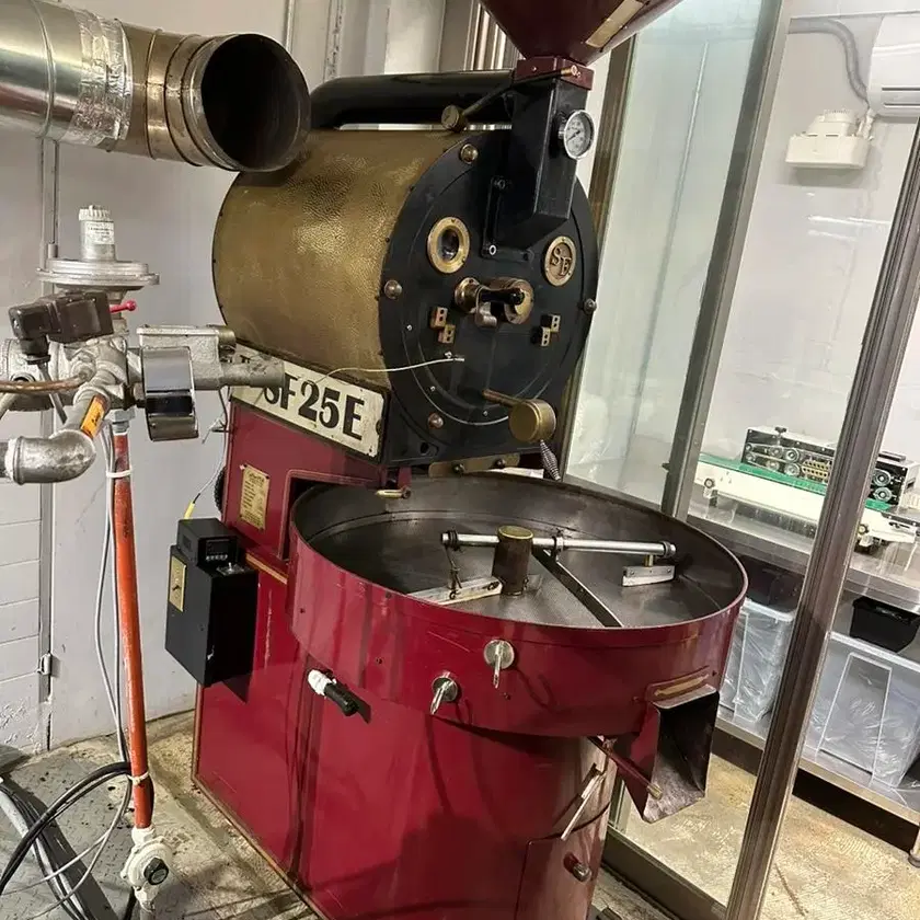 SF25E 10KG coffee roaster for sale. #커피로스팅기,#커피로스터기,#SF25E,#리사르커피 on ...