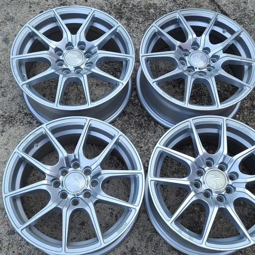 New 15-inch custom wheels for NVG sold for 200,000 won on Bunjang ...