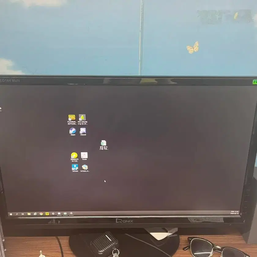 QNIX 24-inch monitor #큐닉스,#qnix,#큐닉스모니터 on Bunjang Global Site.