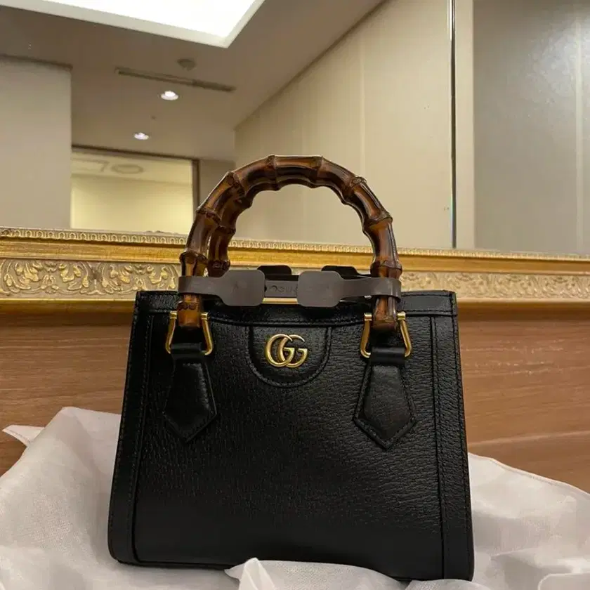 구찌 토트백 #구찌,#구찌가방,#명품가방 on Bunjang Global Site.