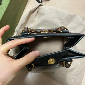 구찌 토트백 #구찌,#구찌가방,#명품가방 on Bunjang Global Site.