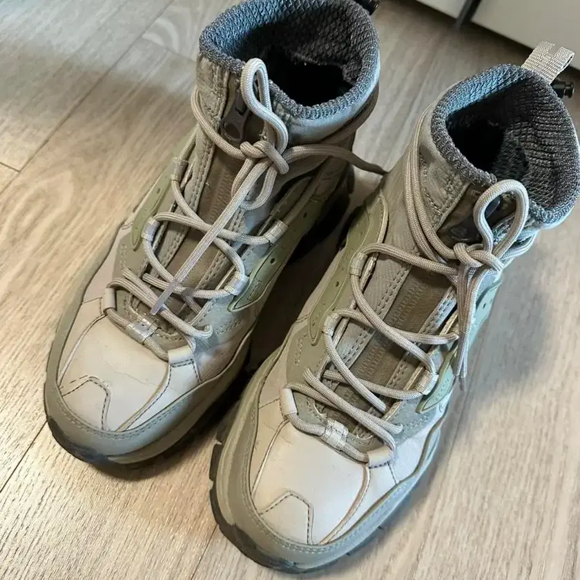 DISCOVERY EXPEDITION Hiking/Trekking Shoes 등산화,디스커버리 on Bunjang with ...