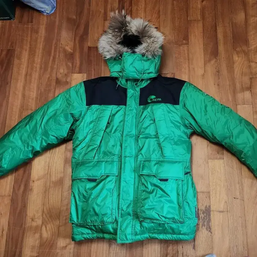 NEPA | 네파 nepa greenland 800 fill heavy goose down padding (95ㅡm) sells for $3,000 #네파그린란드95 ...