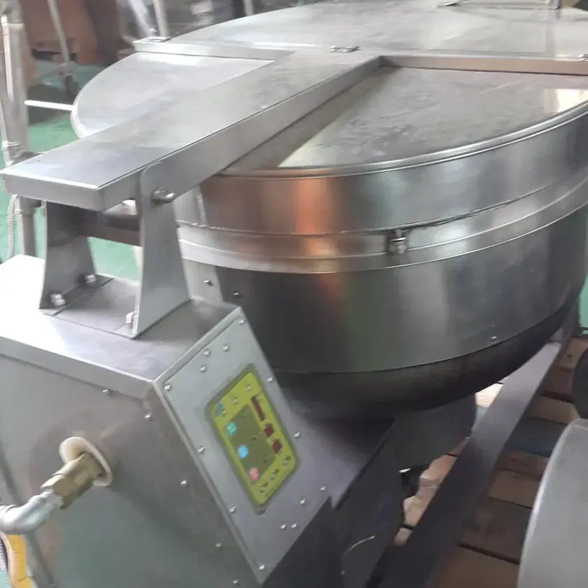 3-Burner Rotating Crock Pot #회전국솥,#가마솥 on Bunjang Global Site.