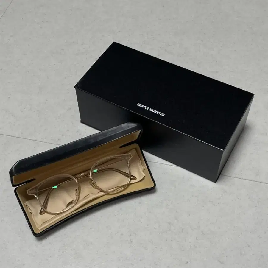 GENTLE MONSTER Glasses 젠틀몬스터안경,젠틀몬스터,하금테,안경테,블루라이트차단안경 on Bunjang with ...