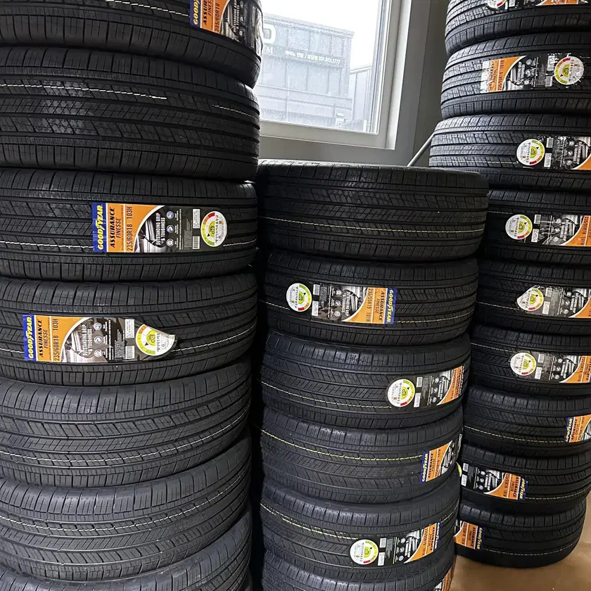 Tire/Wheel 카니발KA4,19인치타이어,쏘렌토타이어,GV70,2355519 on Bunjang Global Site.