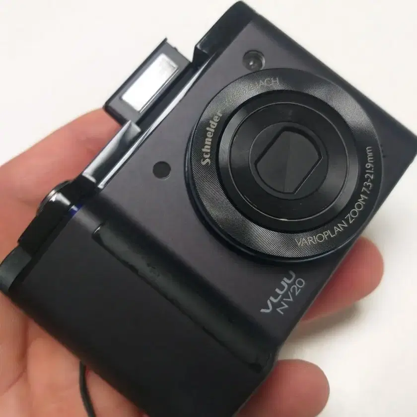 SAMSUNG | 삼성 Samsung VLUU NV20 Digital Camera #삼성,#vluu,#디지털카메라,#디카 on Bunjang Global Site.