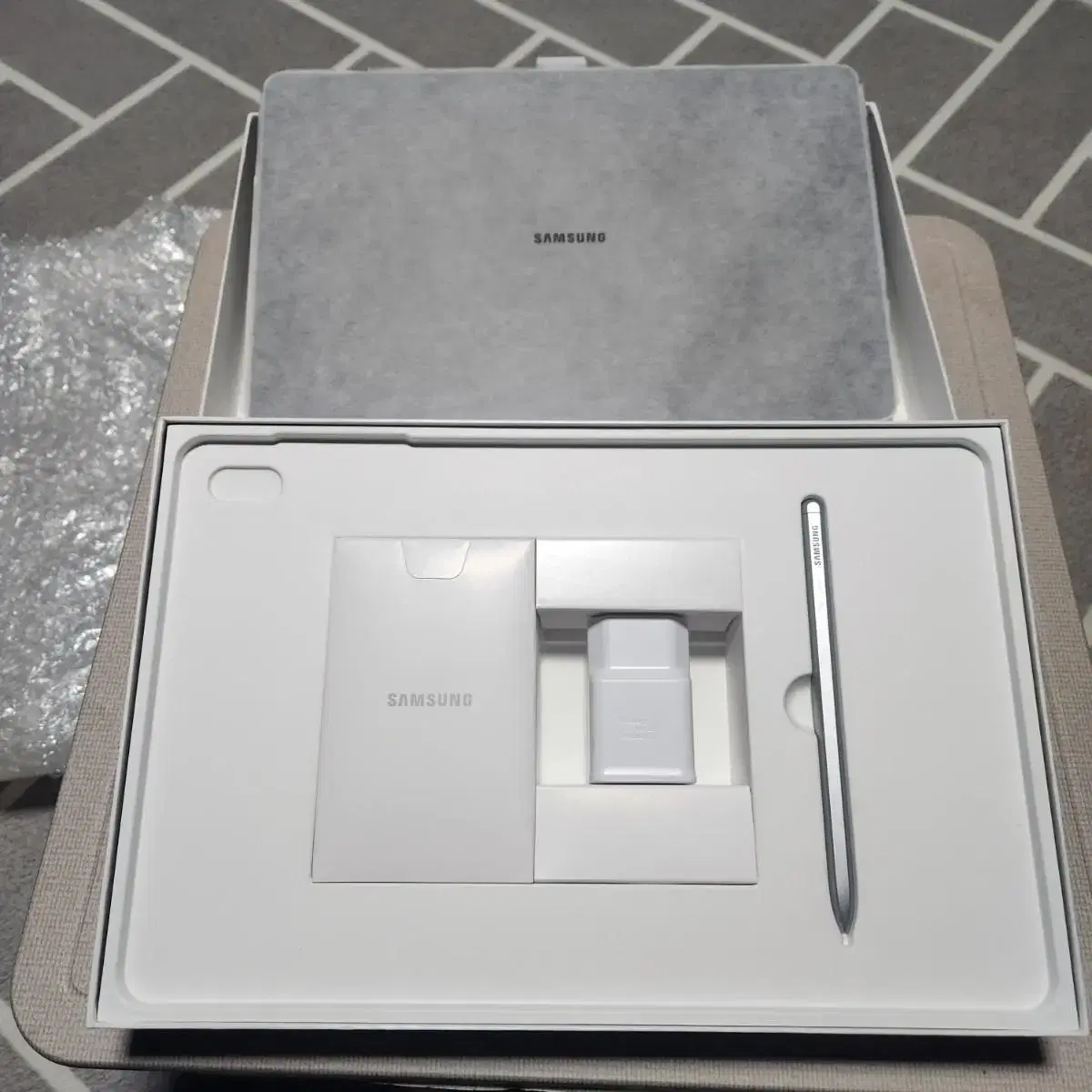 탭 S7 FE 128 와이파이 단순개봉급 새상품 택포 #s7,#s7fe,#s8 on Bunjang Global Site.