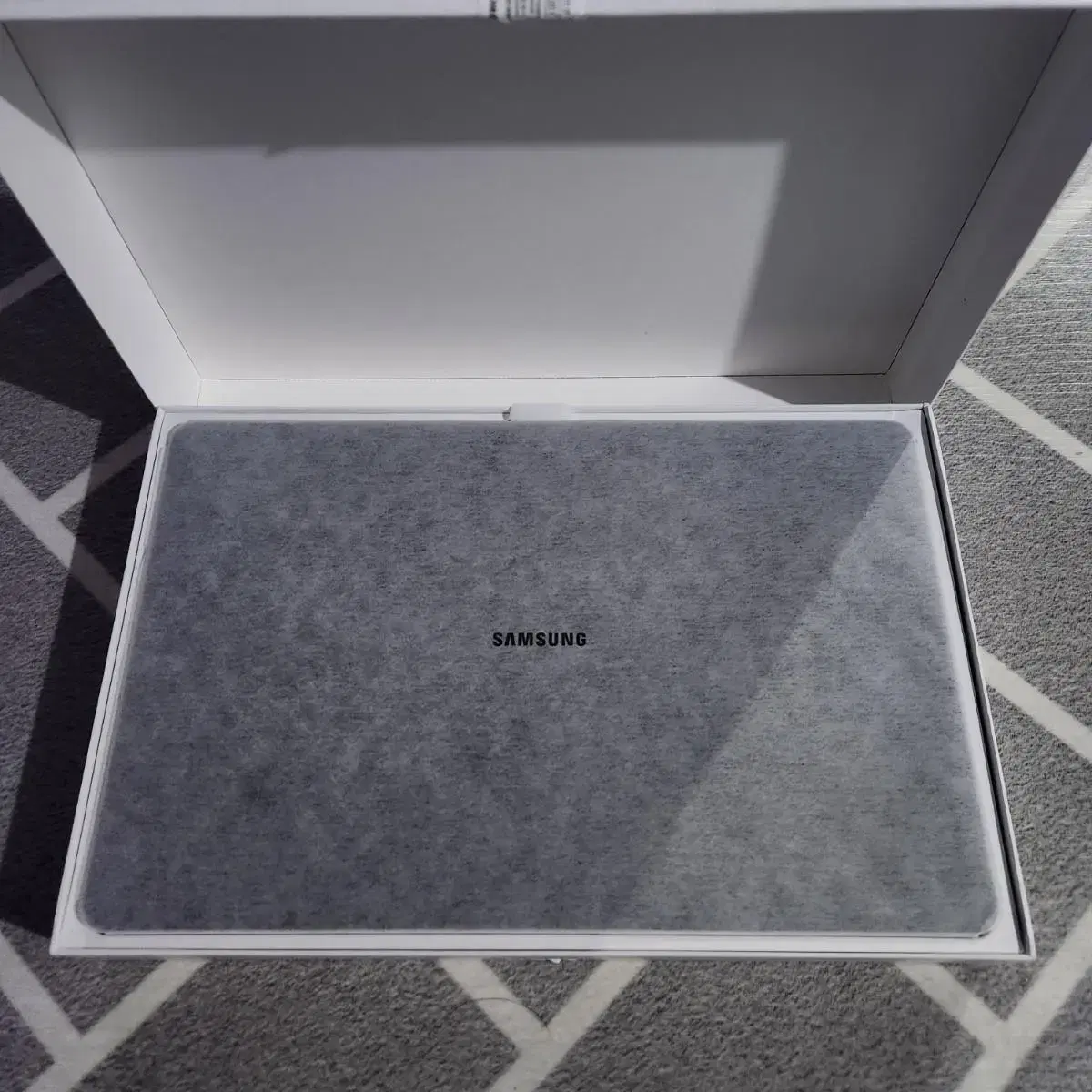 탭 S7 FE 128 와이파이 단순개봉급 새상품 택포 #s7,#s7fe,#s8 on Bunjang Global Site.