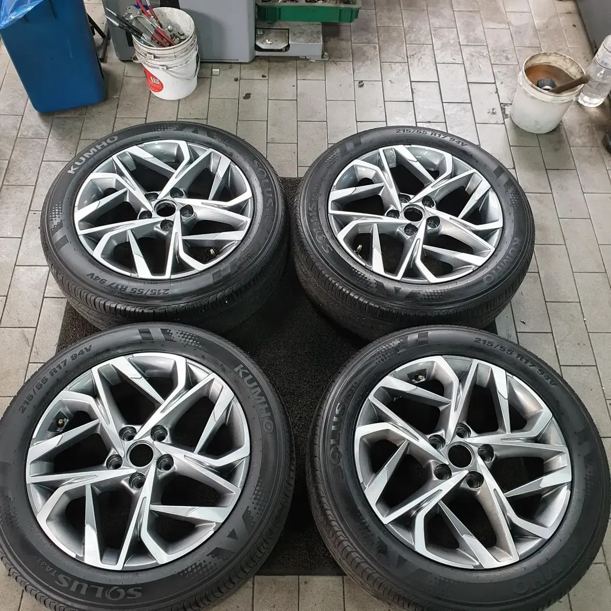 Tire/Wheel 쏘나타휠,쏘나타17인치,쏘나타중고휠,쏘나타중고17인치,쏘나타dn8 on Bunjang with safe global shipping.