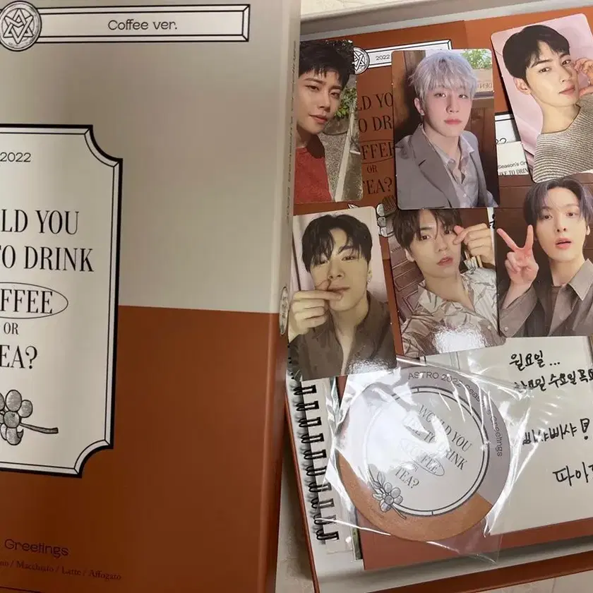 ASTRO K-Pop Merch 아스트로,시즌그리팅,문빈,아스트로시그 on Bunjang Global Site.