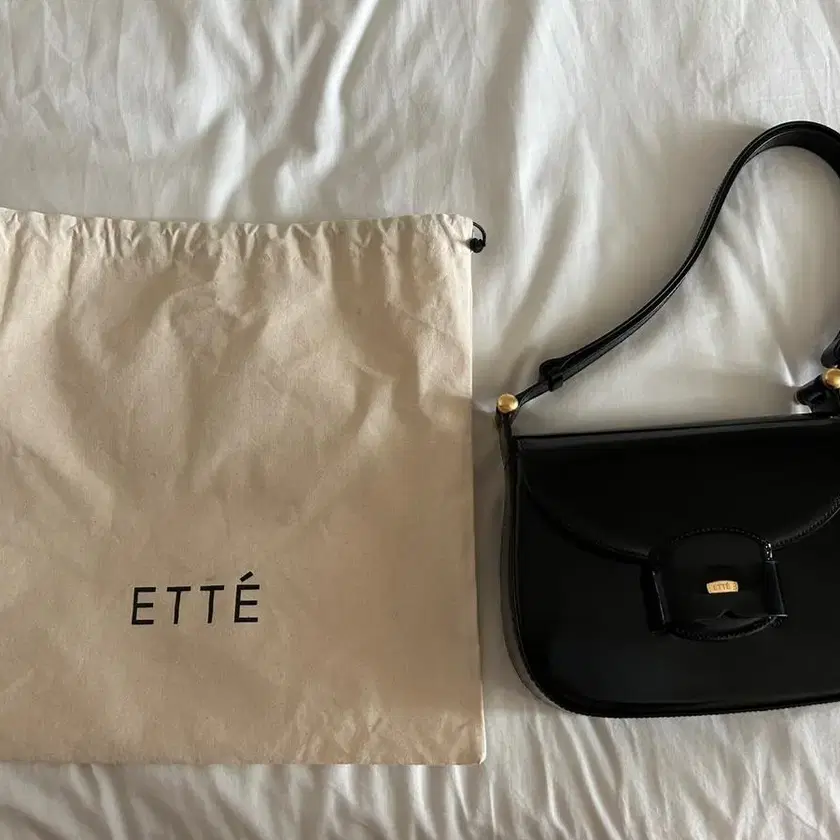 Ette가방팔아요. (Penny saddle bag) #ette가방,#ette on Bunjang Global Site.