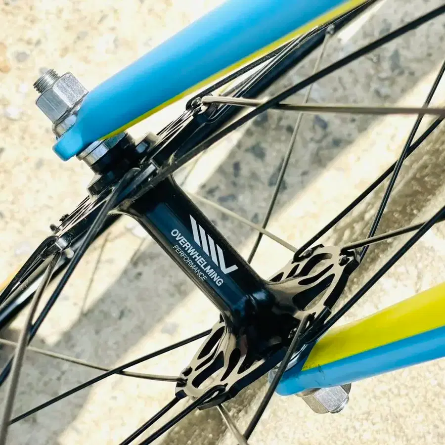 CONSTANTINE Classic/Fixie 디스페랄,콘스탄틴,픽시자전거,픽시 on Bunjang Global Site.