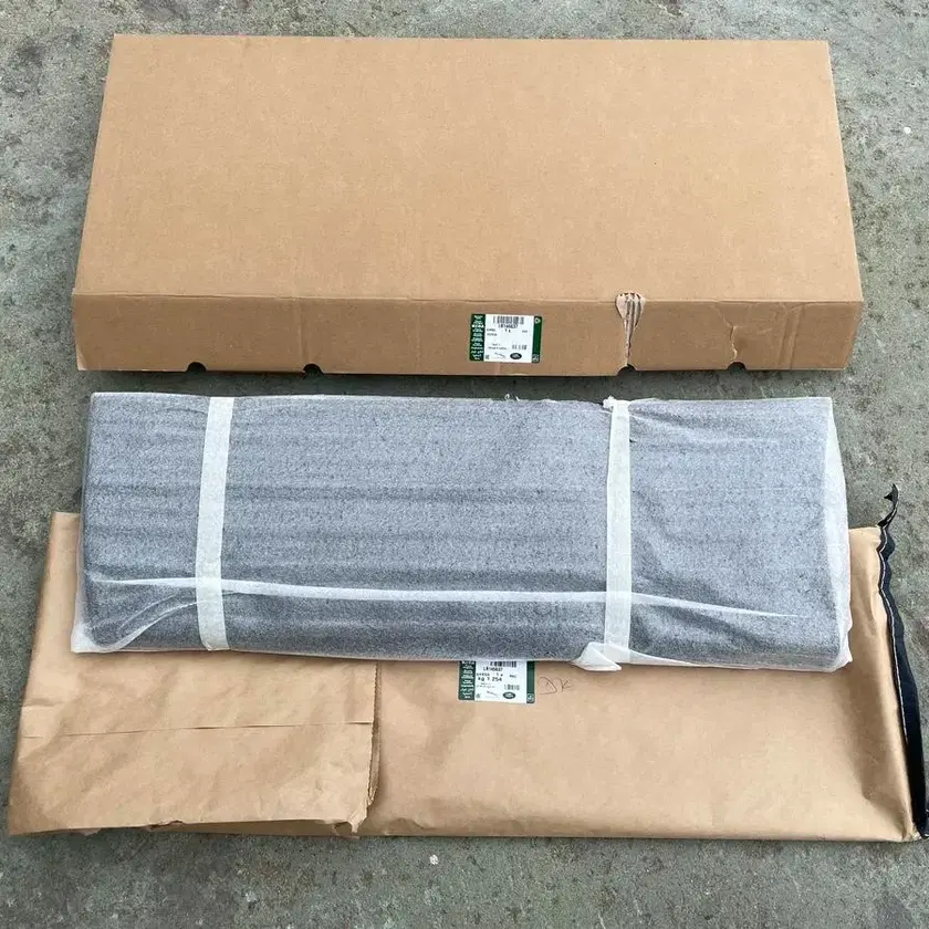 Discovery Belle / Rear Door Garnish (Driver's Side) LR146637 #벨라도어가니쉬 ...