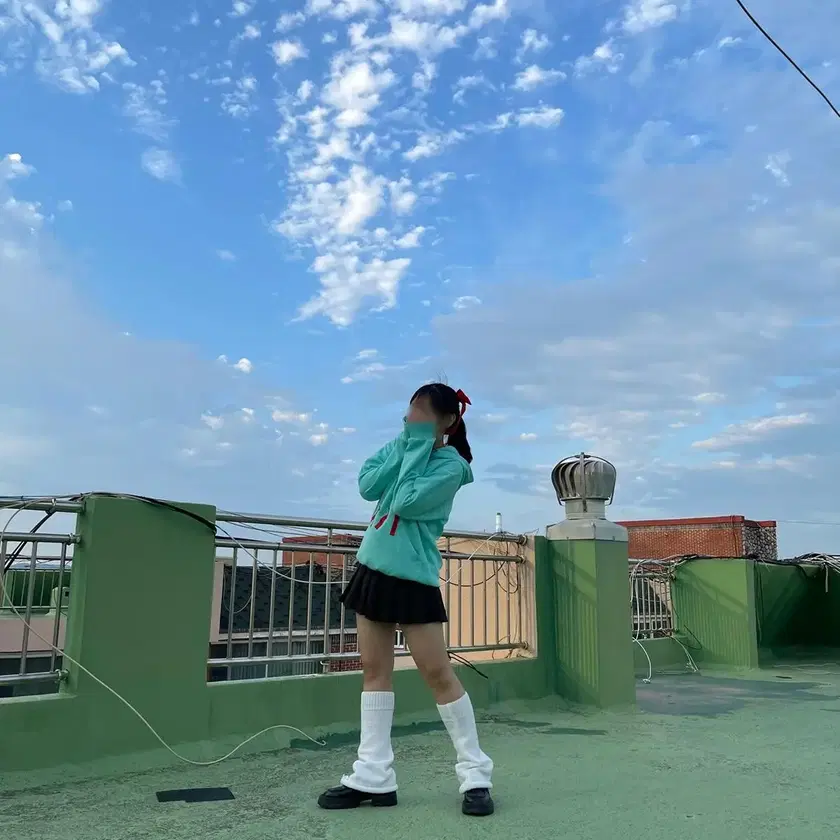 Get 바넬로피 졸업사진 대여 on Bunjang - Boost Your K-goods Collection