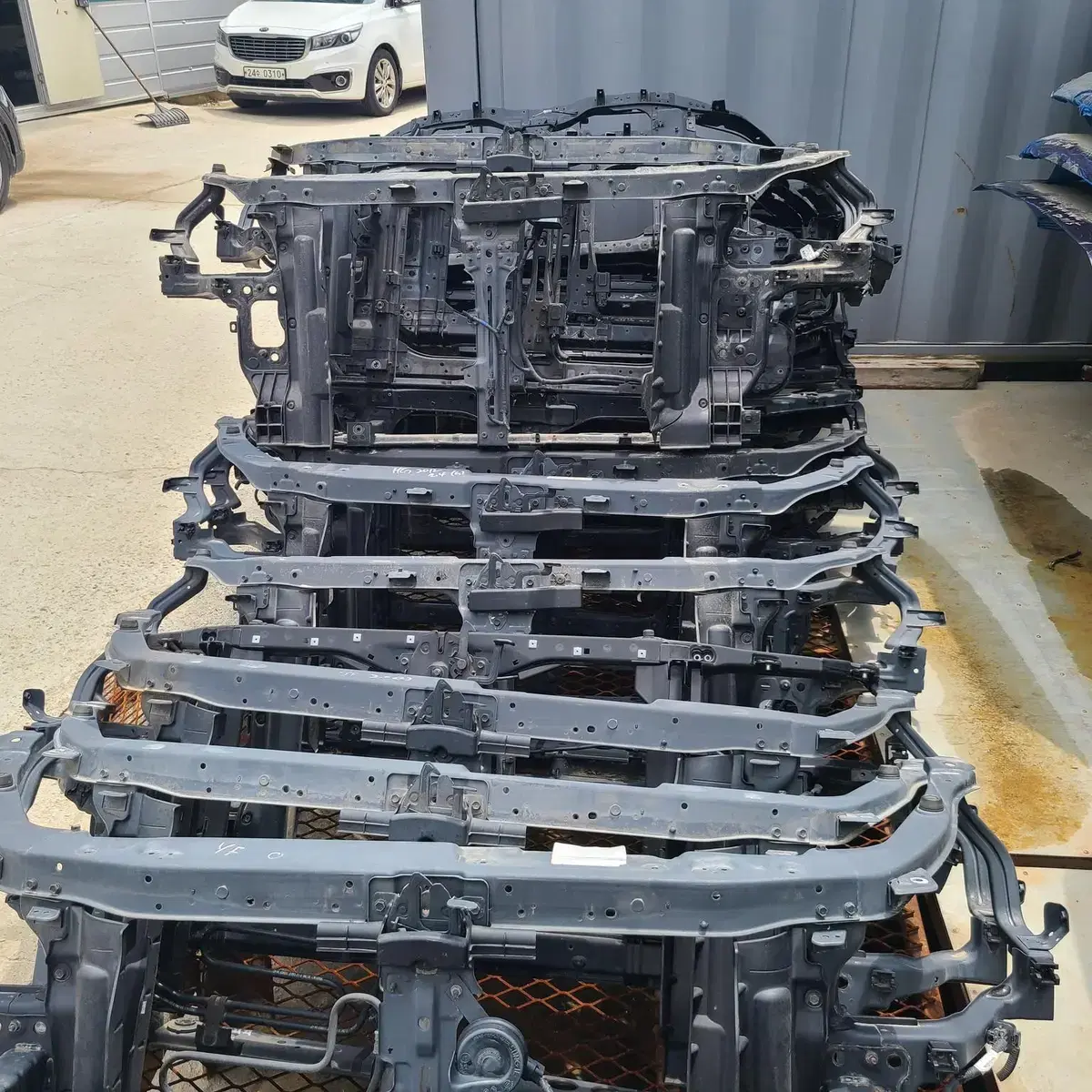 GENESIS Car Part 전판넬,프론트패널,VI,HG,BH on Bunjang with safe global shipping.