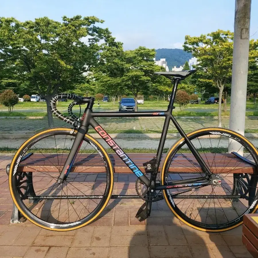 CONSTANTINE Classic/Fixie 대차,판매,엔진,언노운,픽시 on Bunjang Global Site.