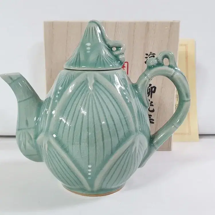 Renowned potter [Hae-cheong Yu Gwang-chun] High-end celadon teapot #청자 ...